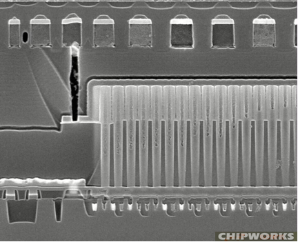 Structural connection between array and periphery in DRAM
